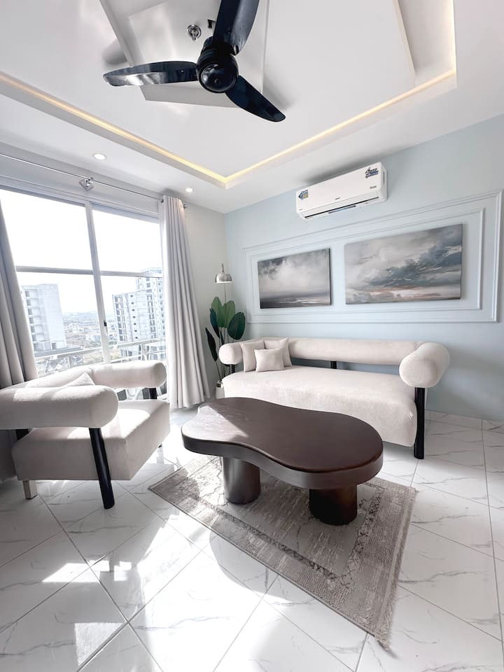 Cozy 1br Getaway | Self Check-in | Gulberg Greens - Islamabad