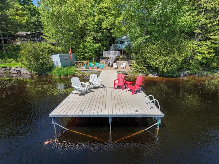 Muskoka Waterfront-dock, Kayak, Firepit, Fireplace - Huntsville