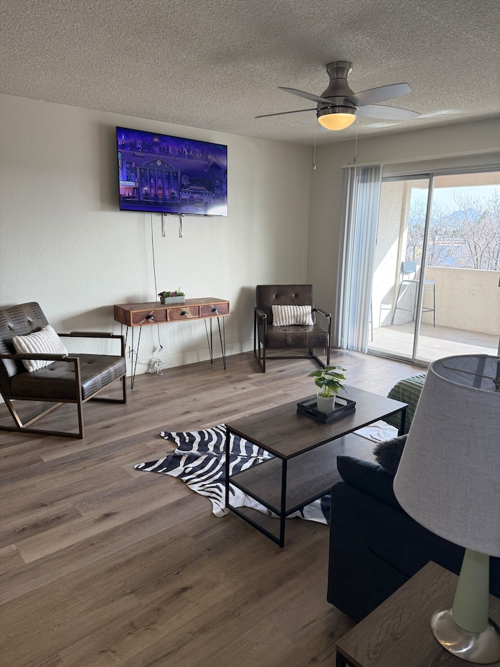 Vibrant Vegas! Sleeps 8. By Strip, Downtown, Lvcc - Las Vegas