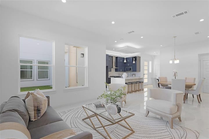 Modern 3-story Home | Terrace | Galleria | Nrg - Houston, TX