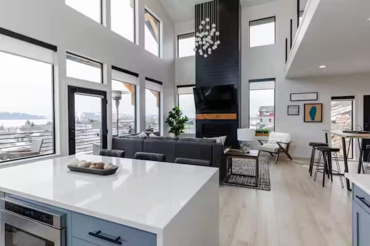 Modern Lake View, Hot Tub, Pool, Walk To Lake. - Garden City, UT
