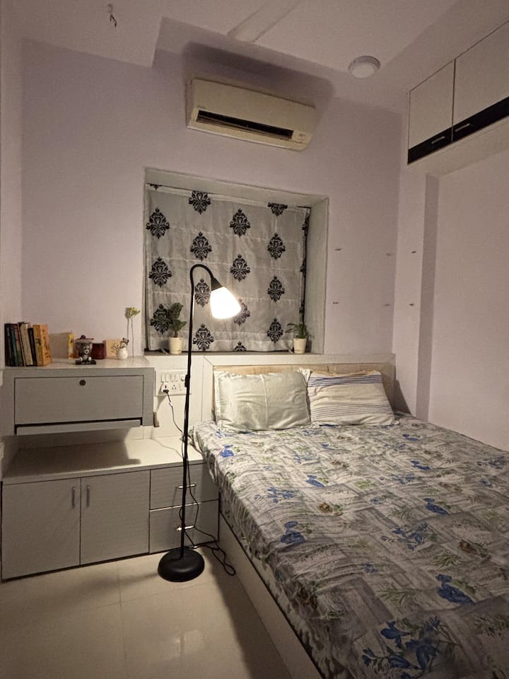 Private Cozy Room At Prime Location In Mumbai - Mumbai