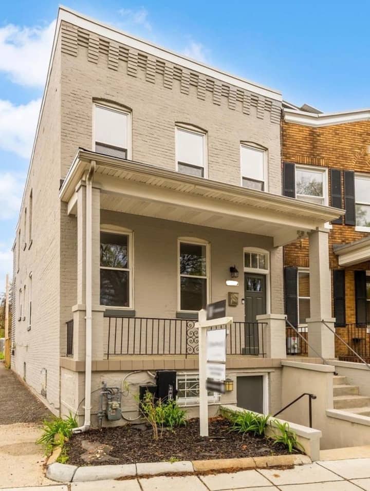 Spacious 4br Dc Retreat | Private Entry - Washington, D.C.