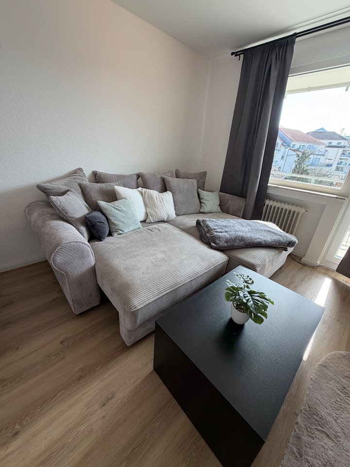 2-zimmer Apartment Mit Großem Balkon - Bonn