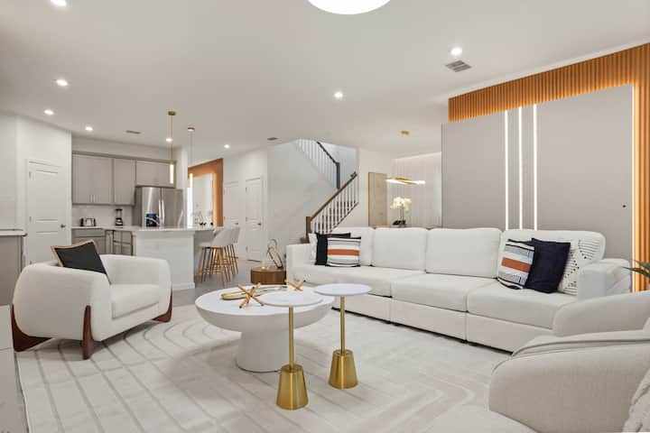 7 Bd/ 7 Ba/ Solara Resort (2327 Sr) - Florida