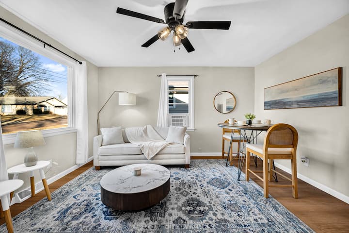 Peoria Heights Retreat|walk To Cafe&dining|4 Guest - Illinois