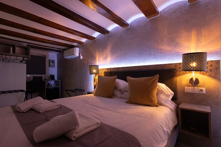 Serenity Double Room At Las Ramblas - Barcelona