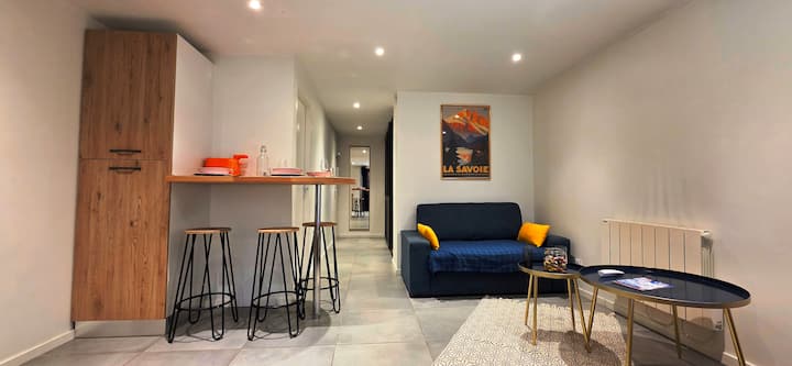 Le 475, Plein Centre, 400m De La Gare, Pkg Facile - Moutiers