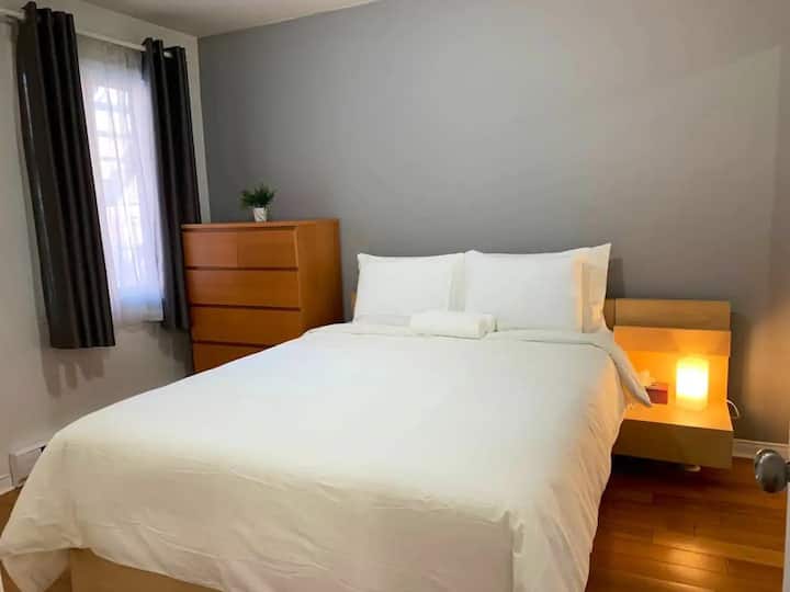 Modern 2br Near Downtown • 5-min Metro • A/c - Montréal