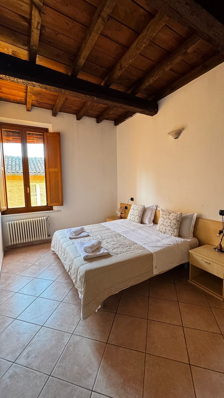 Intero Appartamento In Pieno Centro Storico - Ferrare