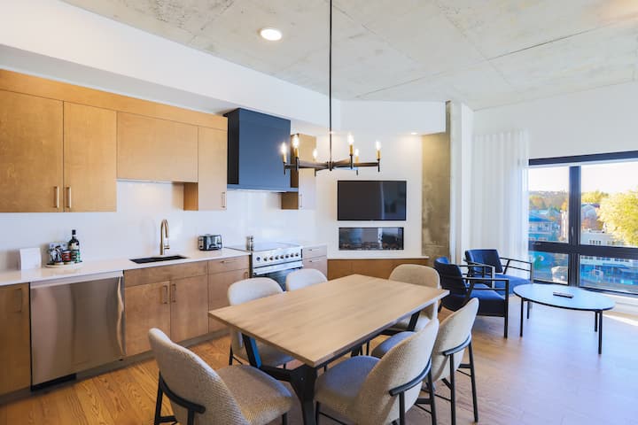 Suite #405 - Studio De Luxe | Vue Marina Et Lac - Magog