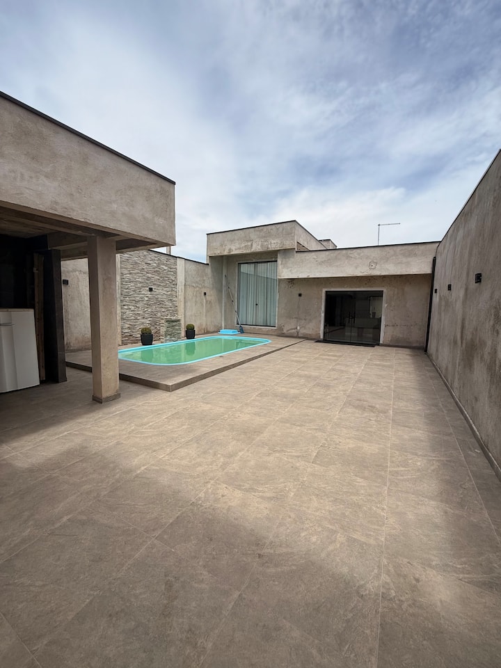 Ampla Casa Com Piscina - Matinhos