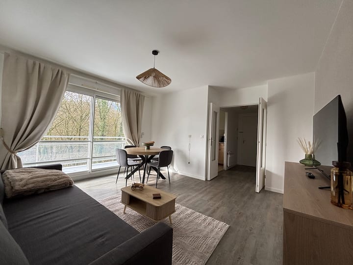 F2 De 47 M² Avec Balcon – Sécurisée & Parking - Mont-Saint-Aignan