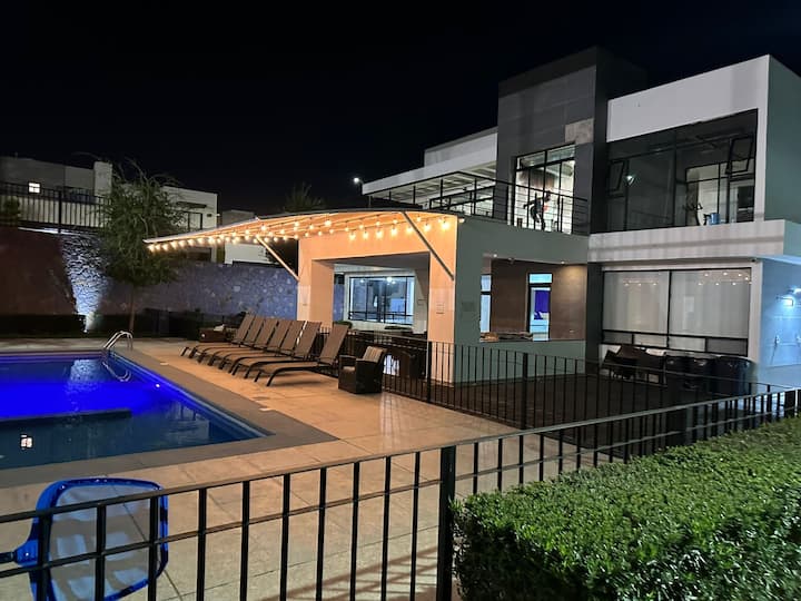 Luxury & Comfort | Private Club | Gym | Pool - Chihuahua