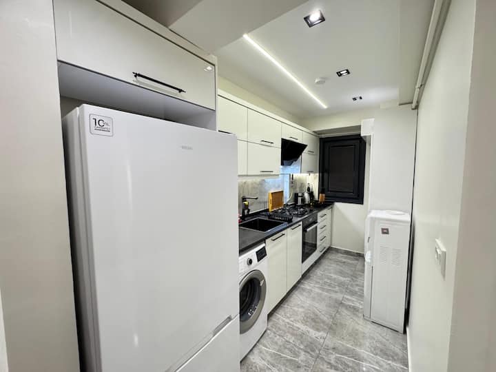 New Luxury Apartment Close To All Transportation. - Fatih