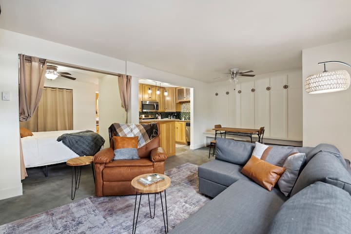 The Woodland Burrow | Cozy Ski-lake Retreat - McCall, ID