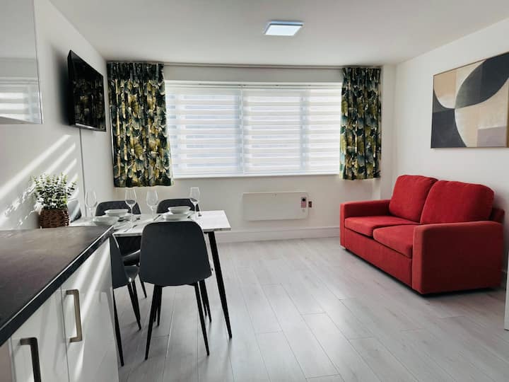 Modern Executive Suite 6 | Central Swindon - スウィンドン