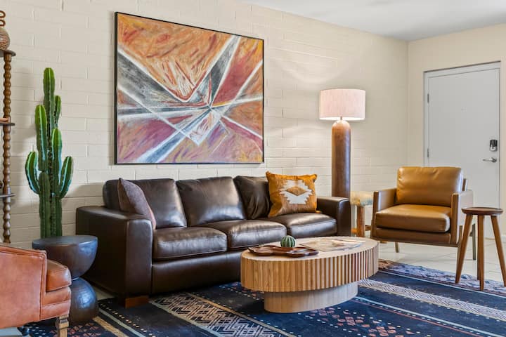 Cozy 2br W/ Pool, Gym & Pet Friendly - Phoenix, AZ