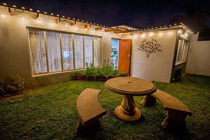 Stylish Cottage In Pretoria With Braai & Parking - Pretoria