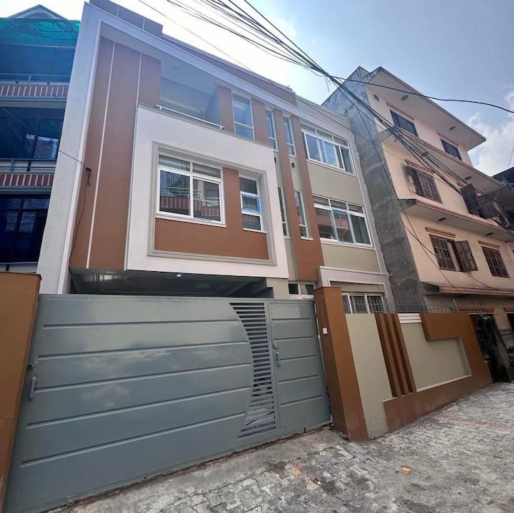 Full House 3 Floor Located Near Kalanki Chowk - Katmandou
