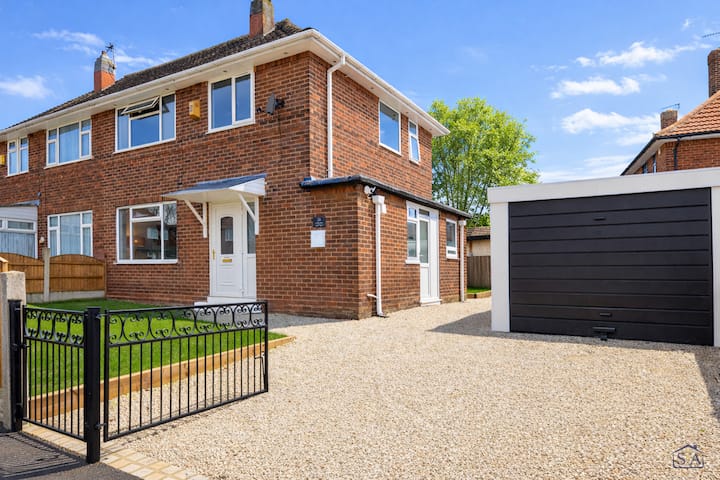 3-bedroom House - Sleeps 5 - Driveway - Leeds - Leeds