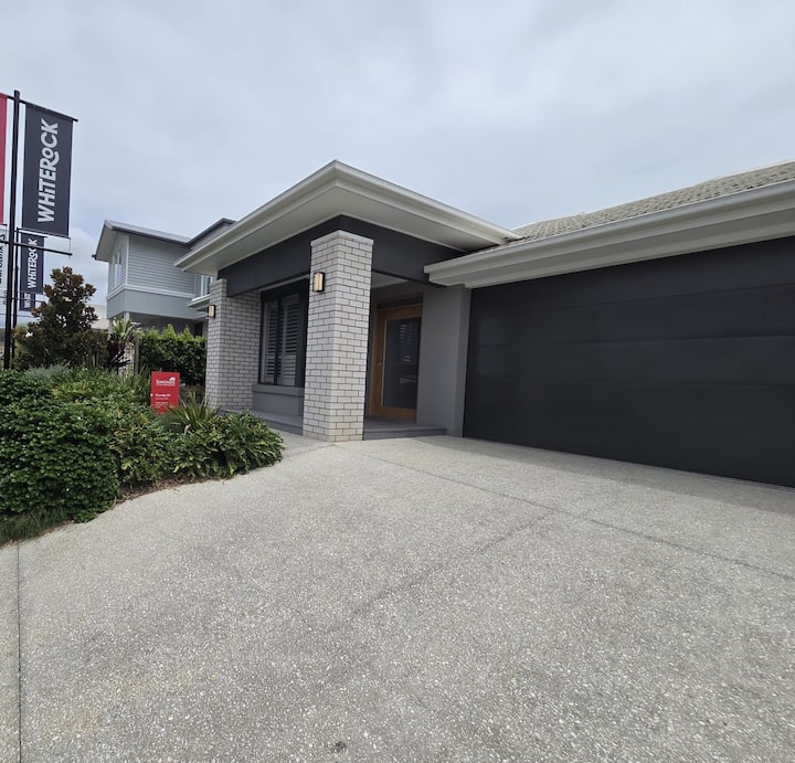 Luxury Ex-display Home In The Heart Of White Rock - Ipswich, Australia