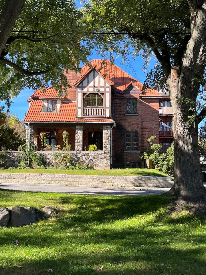 Chambre Pour éTudiante Dans Manoir Patrimonial - Sherbrooke