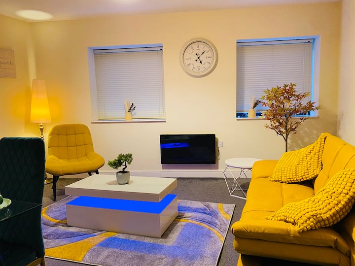 Modern Executive Apt | Free Parking & Netflix - Wolverhampton