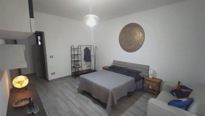 Affitto Intero Appartamento Con Parcheggio - Sassari