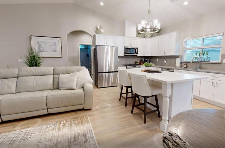 Entire Home In Nw Bakersfield Near 99 - Bakersfield, CA