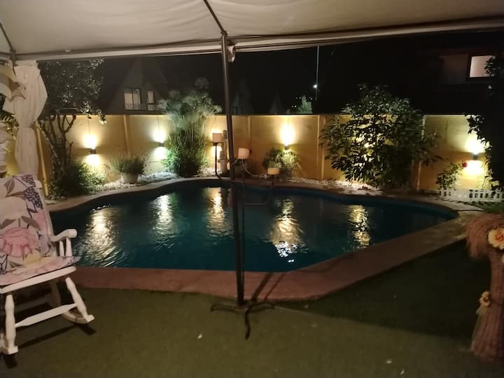 Hermosa Casa Con Piscina En Su Patio Exclusiva. - Quilpué