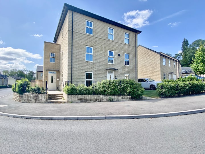 Cozy 4 Bed 2.5 Bathrooms In Chestefield - Chesterfield