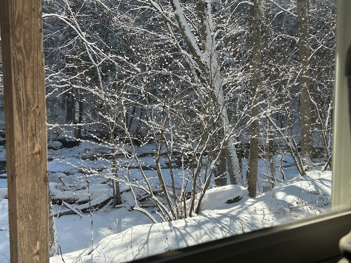 Sprawling Fully Renovated 1800s Farm House - Jamaica, VT