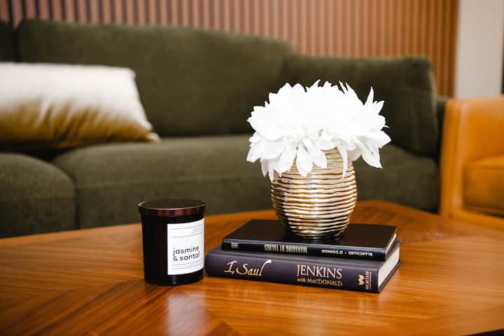 Two Sparrows - Birmingham Townhome With King Suite - Birmingham, MI