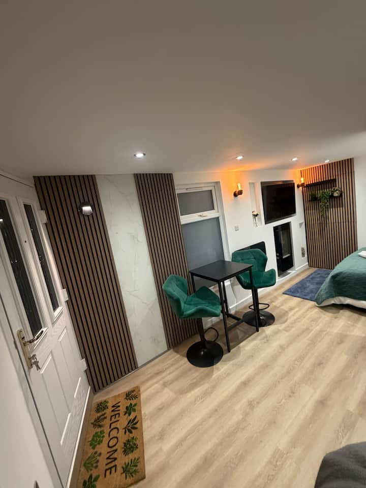 Oak Garden Lodge Clean Confident, And Memorable - Aéroport de Londres Luton (LTN)