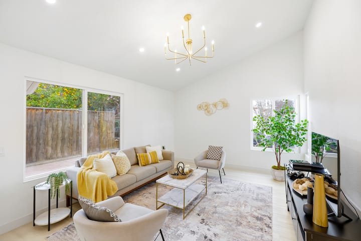 Cozy & Quiet 4br Near Meta & Tesla | Fast Wi-fi - Fremont, CA