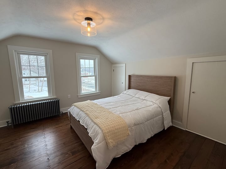 Charming Updated Home Close To Uconn And Ecsu - Natchaug State Forest, Eastford