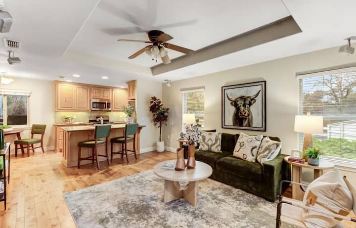 Lovely Loomis - Auburn, CA