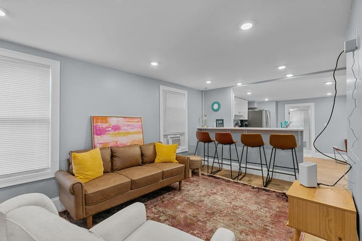 Spring St Retreat | Downtown Newport - Rhode Island