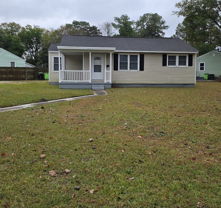 Cozy 3br Home Near Dining, Shopping, & Downtown - New Bern, NC