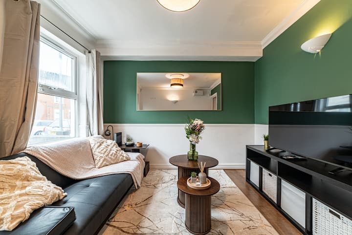 Chester House | 3 Bdr House Free Parking | Sleep 8 - Reading