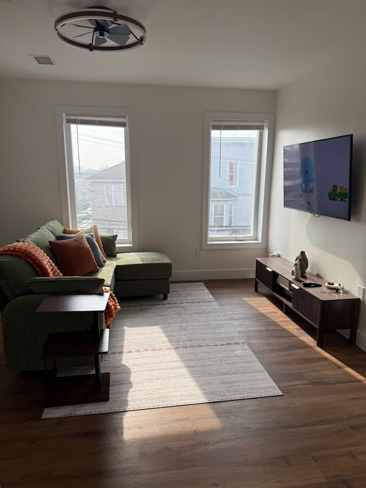 Stylish 2br With Easy Access To Nyc - Jersey City, NJ