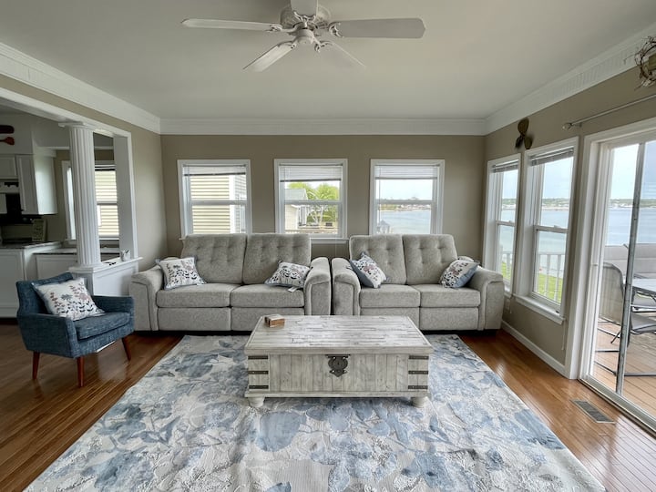Lakefront Cozy Cottage, Gateway To Mackinac - St. Ignace, MI