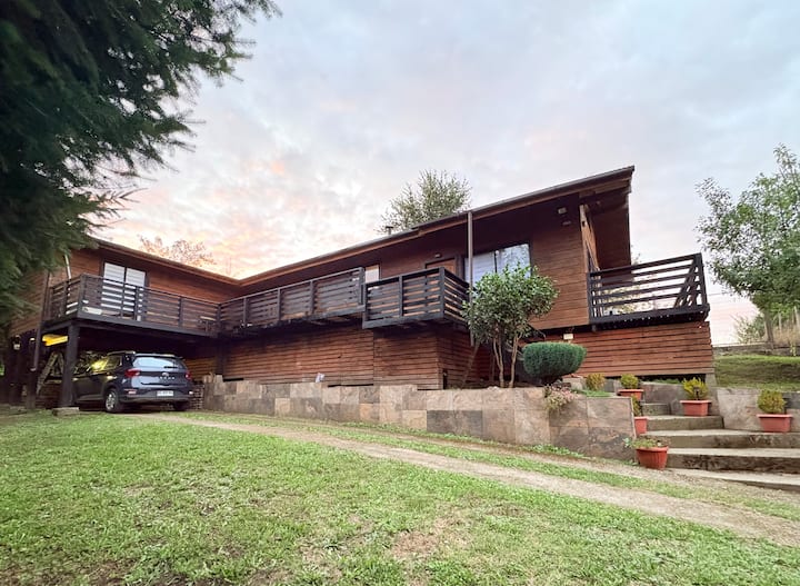 Acogedora Casa En Panguipulli Con Vista Al Volcán - Panguipulli