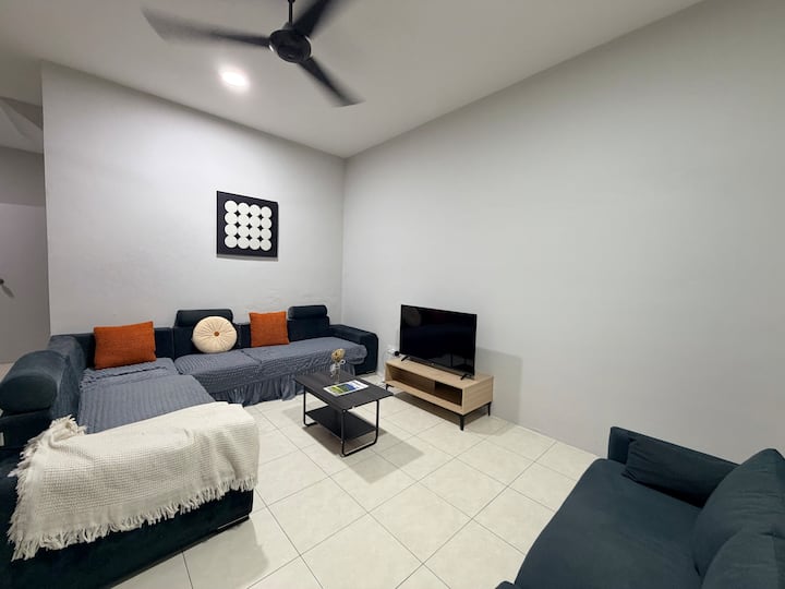 Homey Stay | Minutes To Kuching City Mall - Kuching