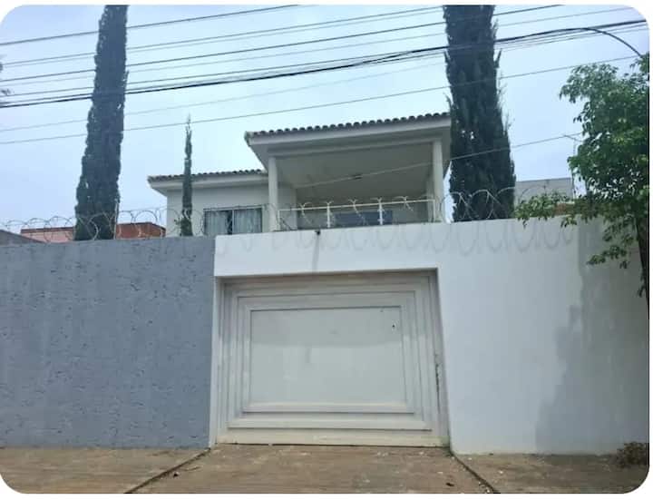 Mansão Próxima Ao Shopping Center - Montes Claros