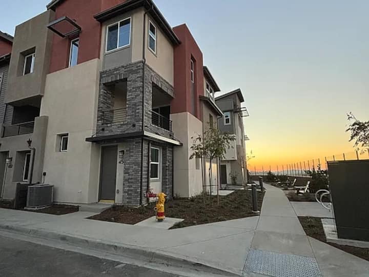 Single Spacious Bedroom In San Marcos - San Marcos, CA