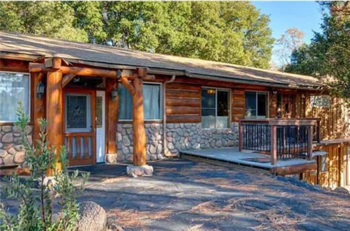 Wonder 21 Acre Retreat Hosts 20 Plus Guests - Julian, CA