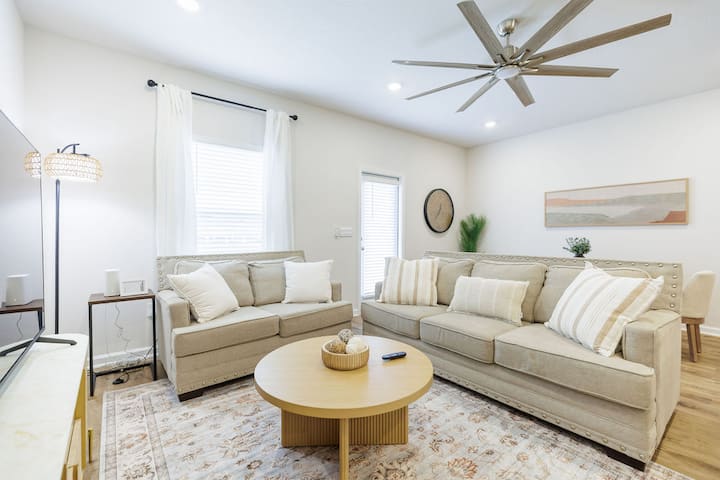 New 3br Townhome By Moody Afb | 4 Beds • Sleeps 6 - Valdosta, GA