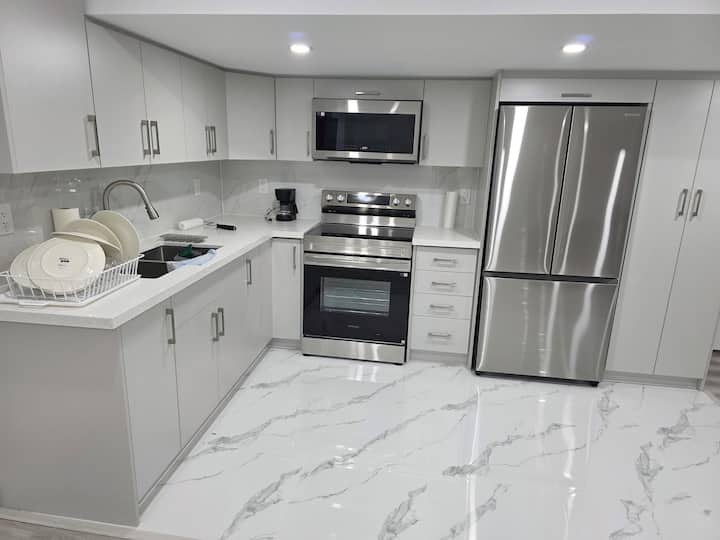 “Spacious 2br Private Basement & Separate Entry ” - St. Catharines